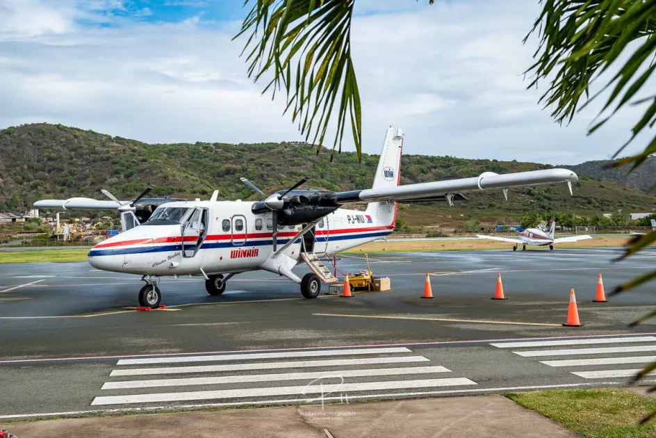 Passengers panic as WinAir plane delays landing twice at Saba airport ...