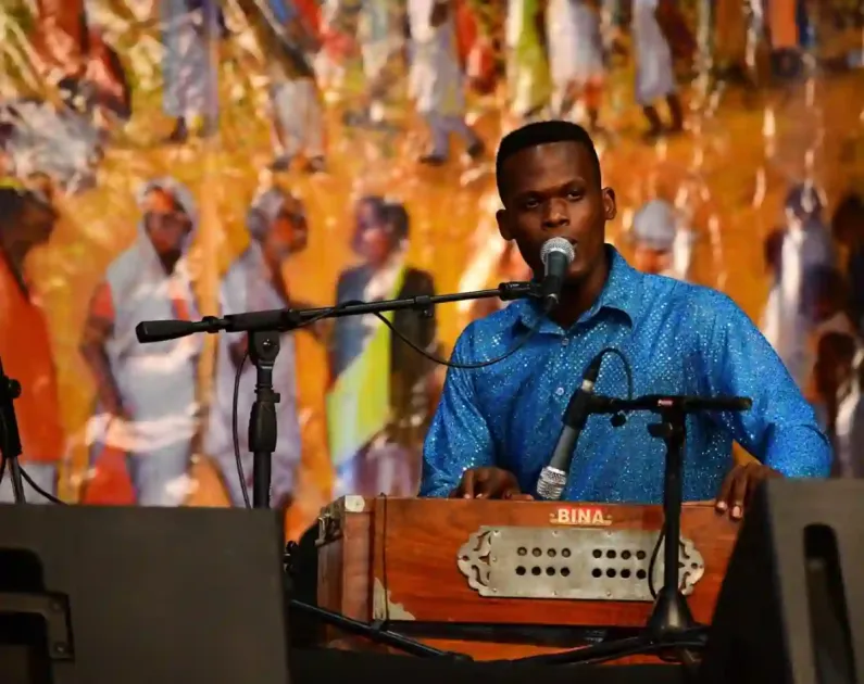 Antony Batson, Trinidadian Chutney Singer resembles to legend Sundar ...
