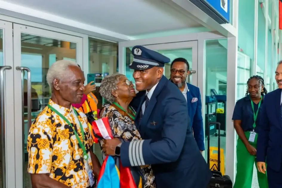 Antiguan Captain Bernel Simon flies American Airlines flight home - WIC ...