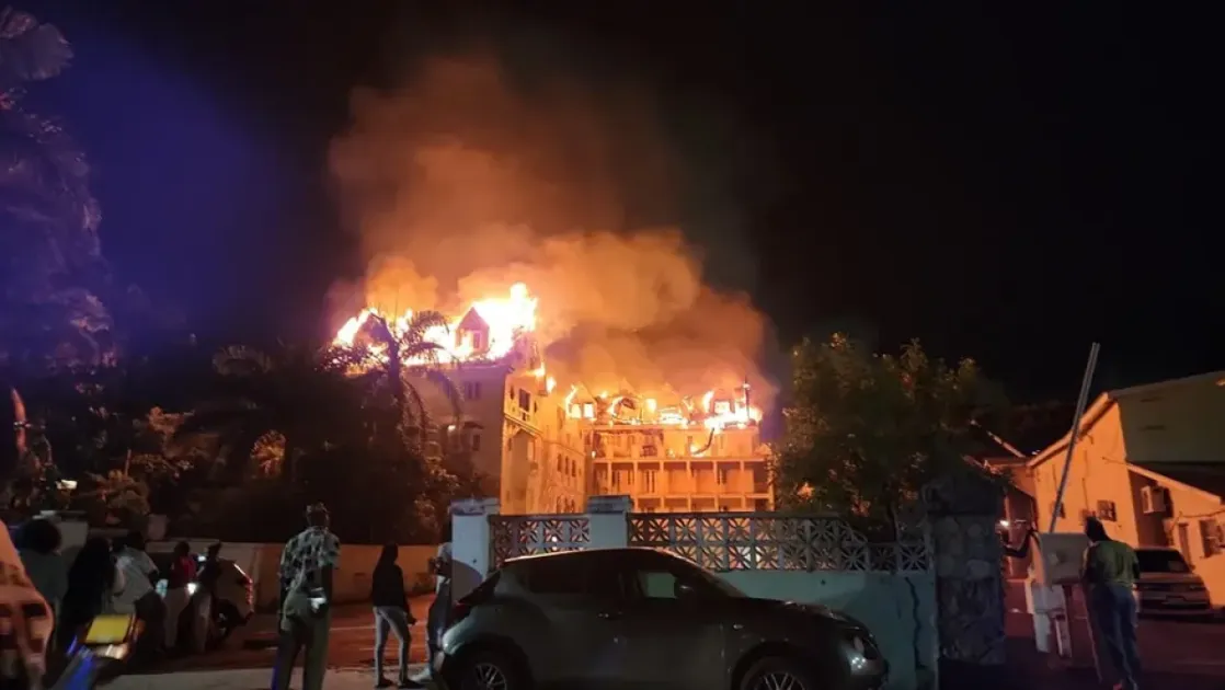 EXCLUSIVE: Massive fire destroys buildings, Victoria Court in Bahamas ...