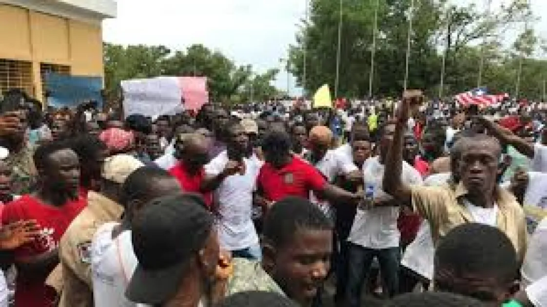 Thousands gather in Liberia to protest against corruption - WIC News