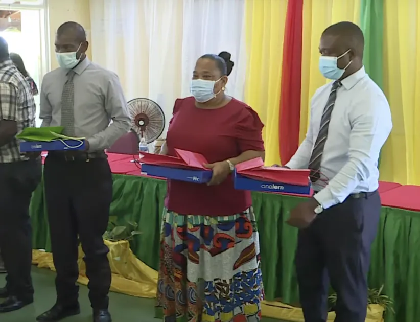 Minister Octavia Alfred handovers smart devices to primary school ...